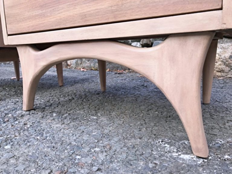 How to Paint the Pottery Barn Seadrift Finish | Entri Ways